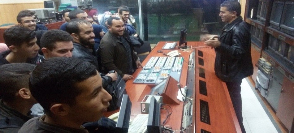 زيارة الطلبة للمؤسسة الوطنية للتلفزة الجزائرية - المدرسة العليا للعلوم ...